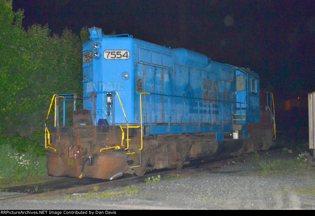 ESPN GP10 7554 still in Conrail Blue